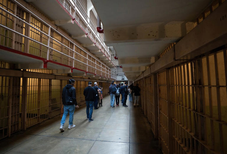 Top Trump officials tour Alcatraz to plan for proposed transformation ...