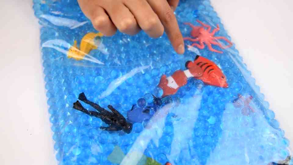 Easy DIY Aquarium Sensory Bags!