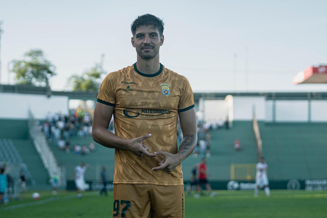 UD Oliveirense oficializa contratação do melhor marcador do Campeonato ...