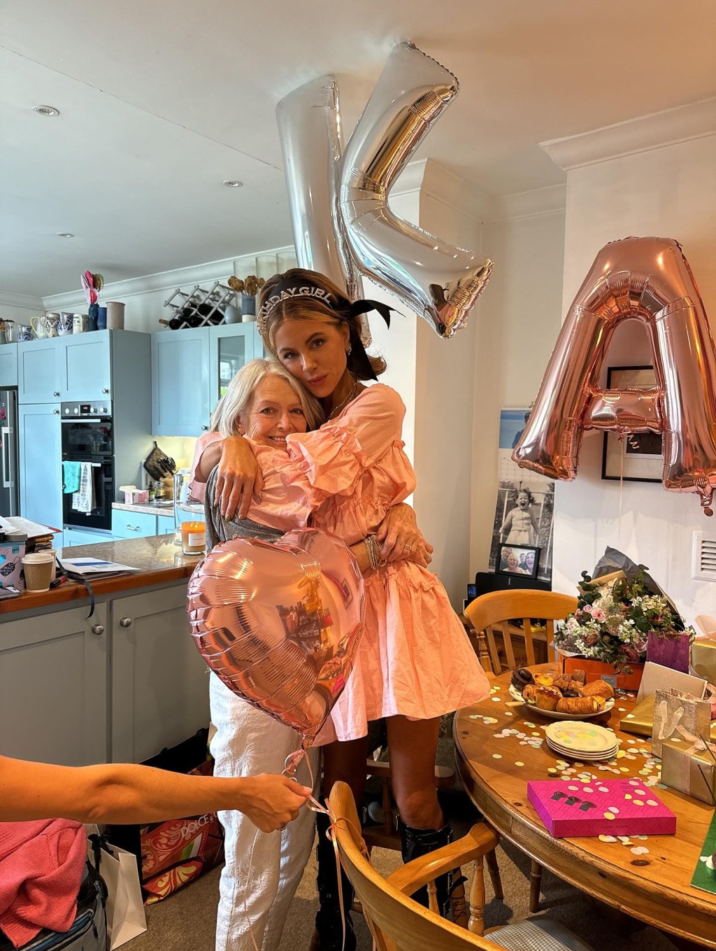 Kate Beckinsale announces her mom’s death after cancer battle: ‘Died in ...