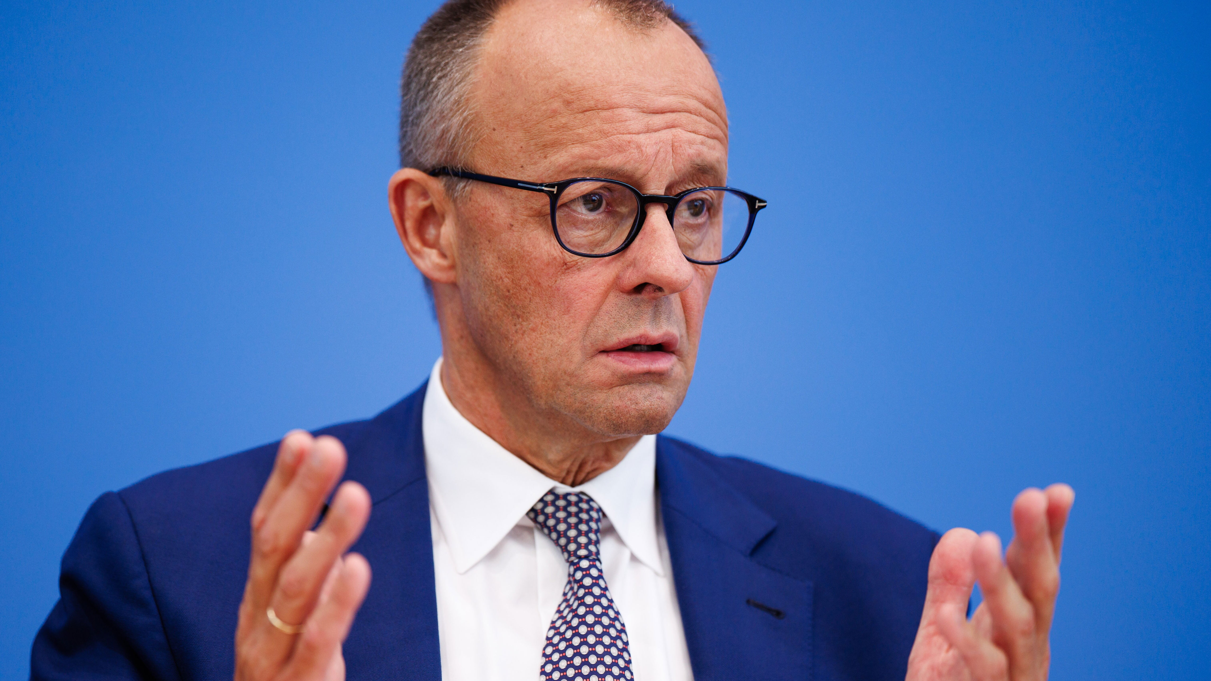 Friedrich Merz przyznaje, że Europa była "pasażerem na gapę" w kwestii ...