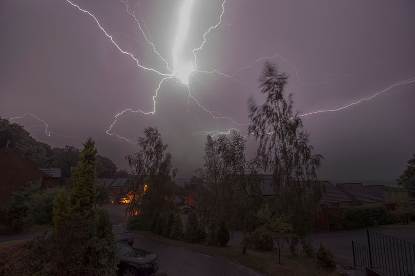 Mega thunderstorms to hit Birmingham and Midlands as Met Office issues ...