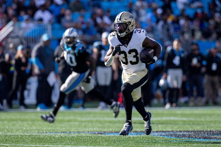 Ex-Saints RB Signs Two-Year Deal With Titans Ahead of 2025 Season