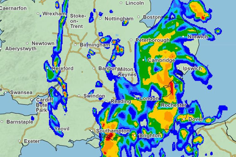 Weather maps show where the heaviest rain falls this weekend as summer ...