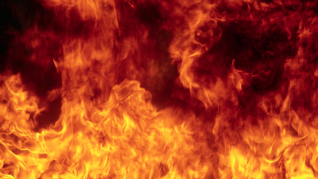 Northern Minnesota wildfire prompts evacuations near Burntside Lake