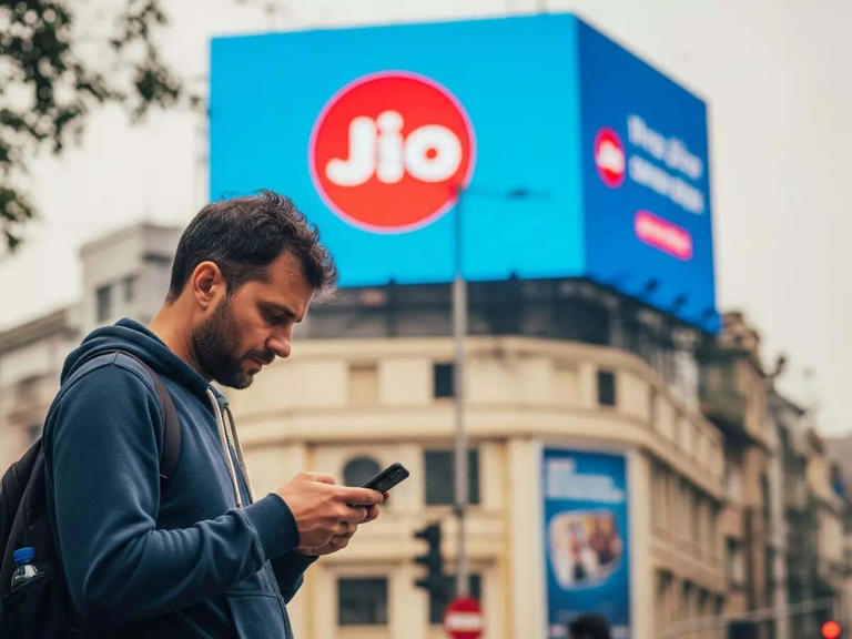 Jio extends its ‘unlimited offer’ with free JioHotstar access. What are ...