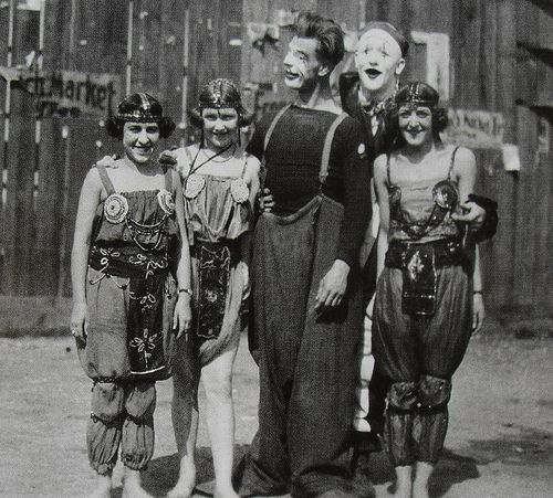 23 Vintage Photos of Life in the Circus