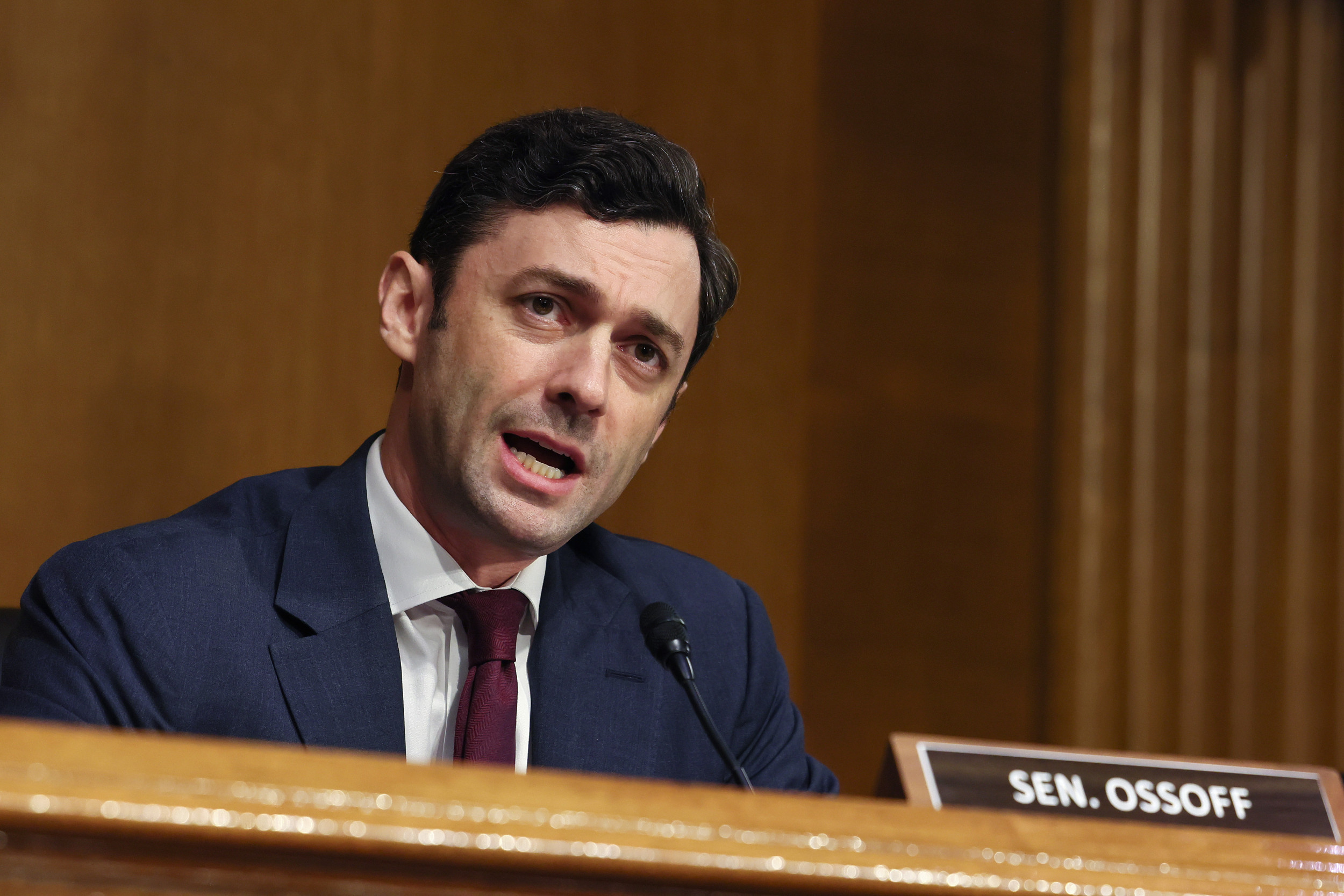 Jon Ossoff's chances of winning as his fundraising outpaces Republicans