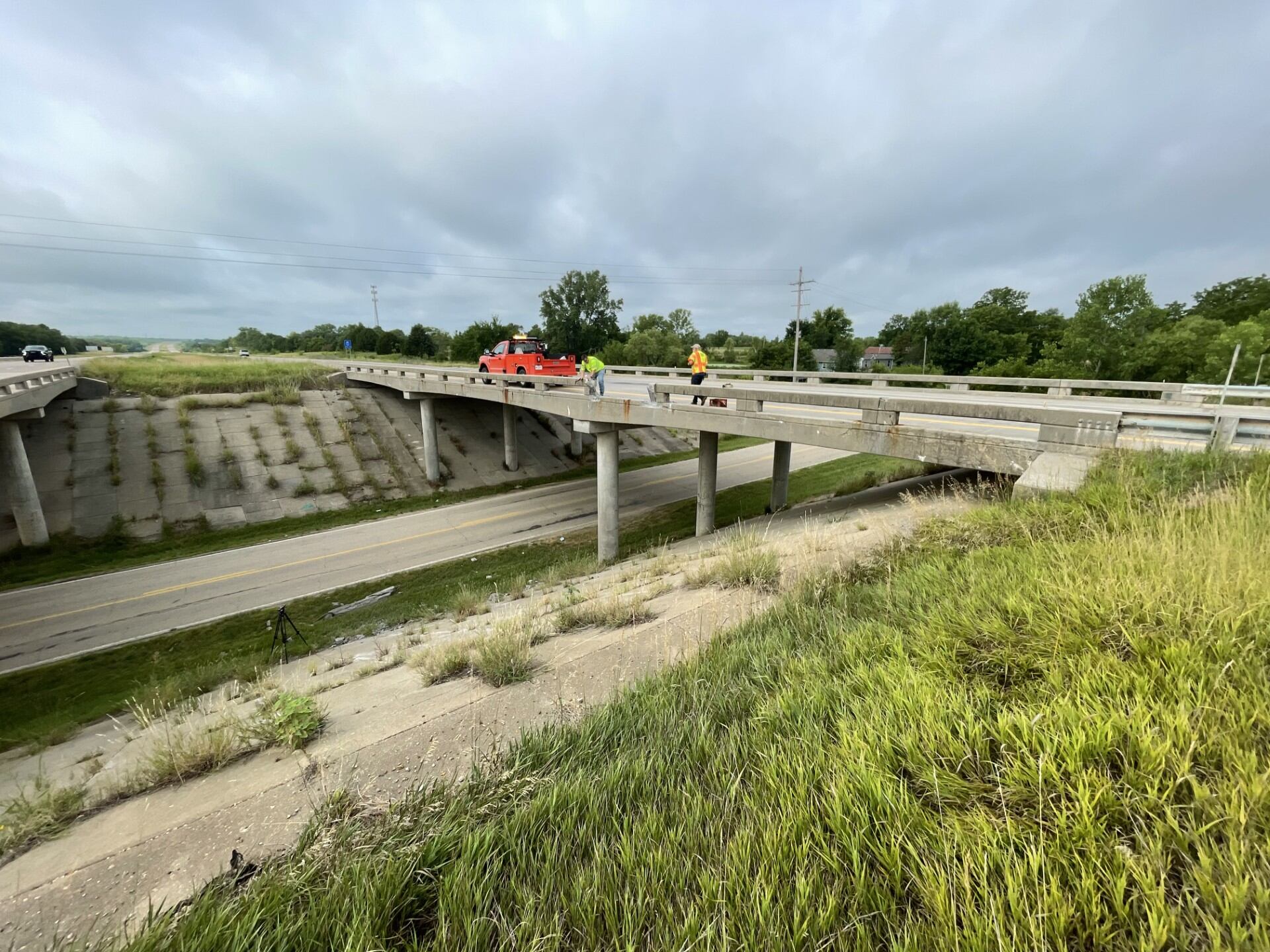 Bridge damaged in Friday morning crash on US-75 highway south of Topeka