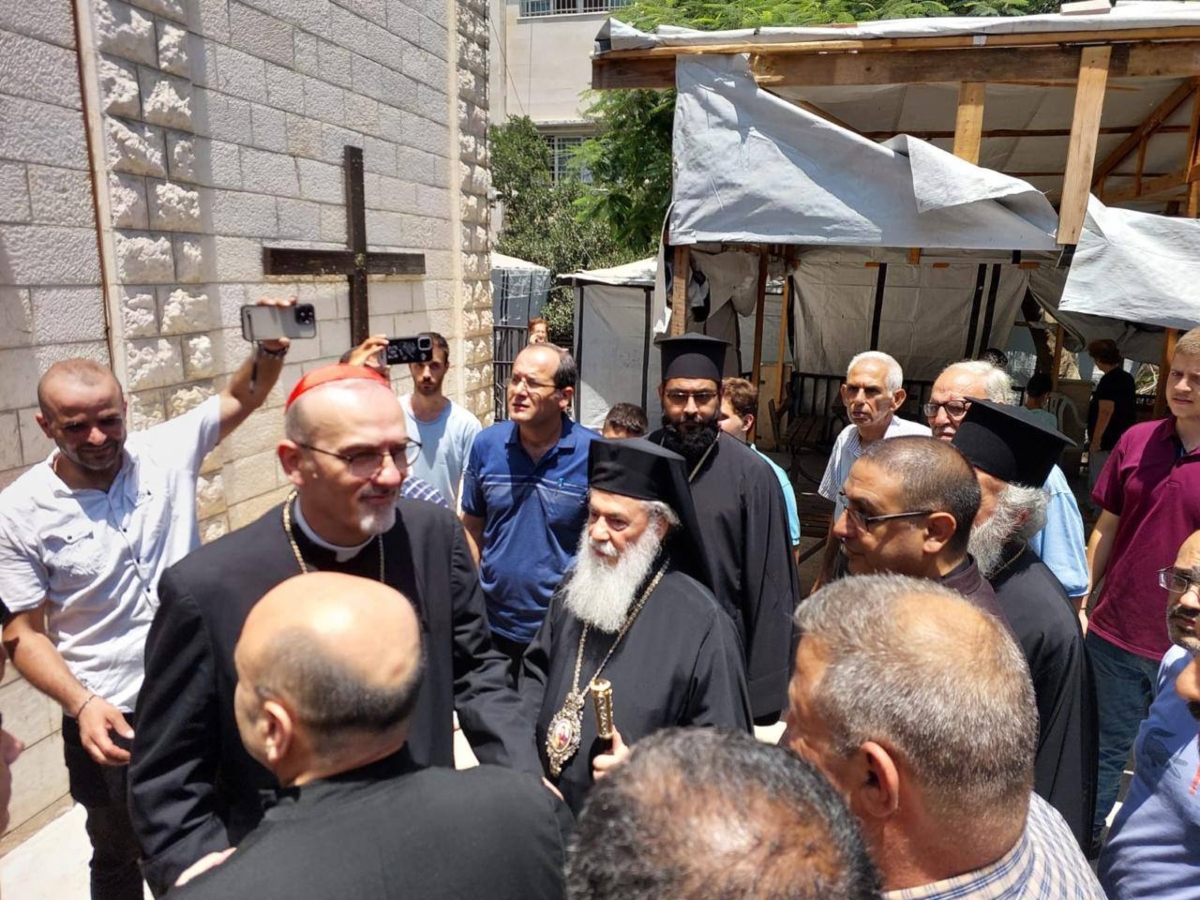 Εκκλησιαστική αντιπροσωπεία στη χριστιανική εκκλησία που επλήγη στη Γάζα