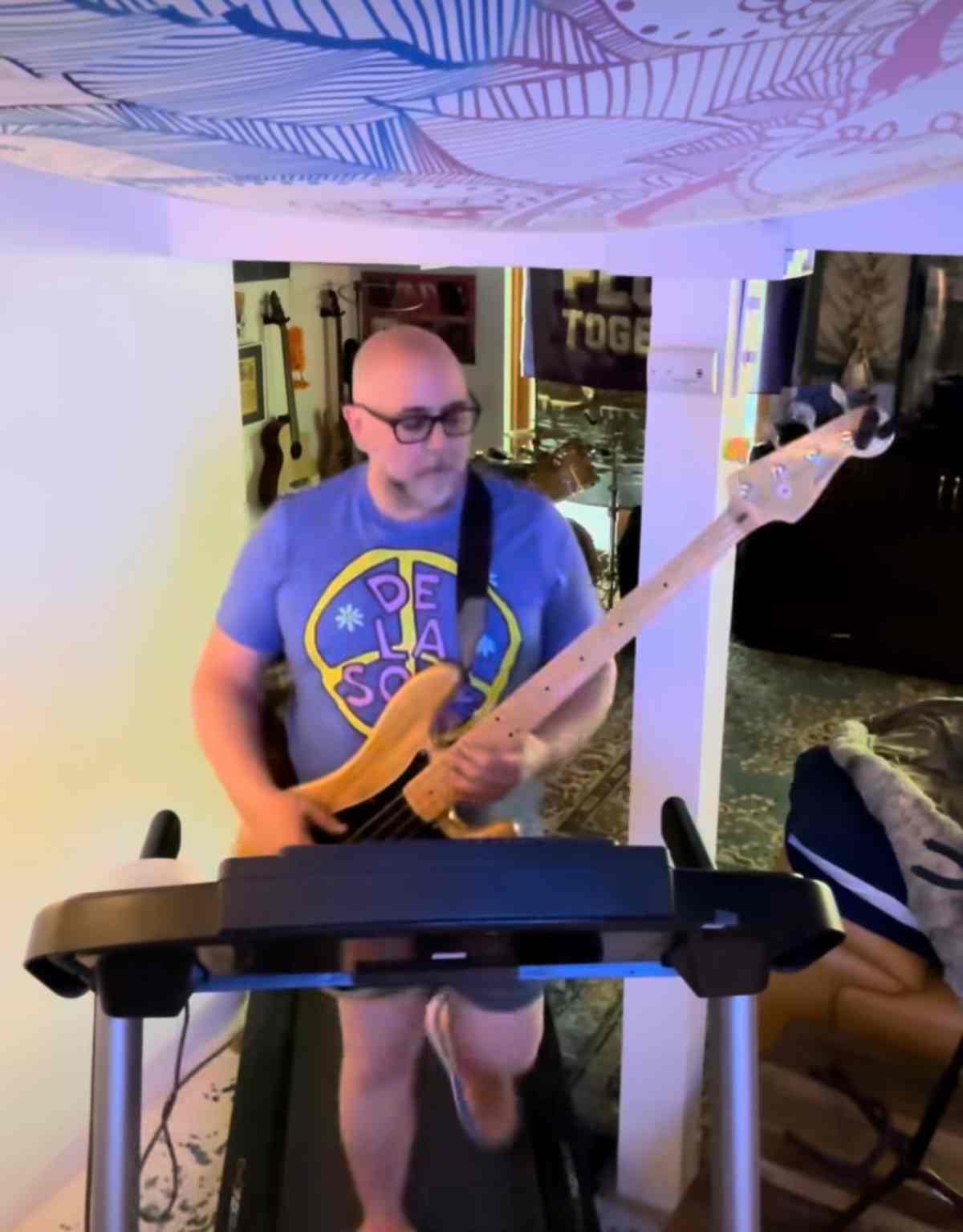 Chef Duff Goldman legt de taarten opzij en probeert de beroemde ...