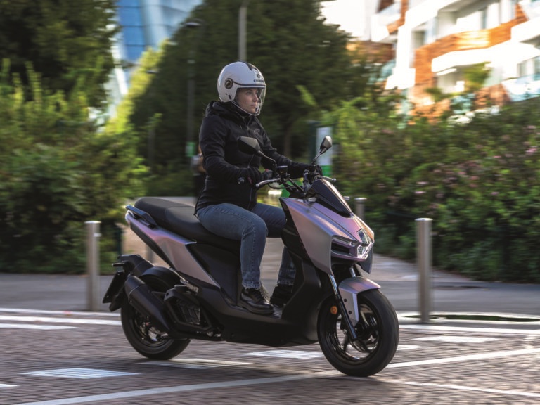SYM presenta due nuovi scooter 125 per affrontare le sfide della ...