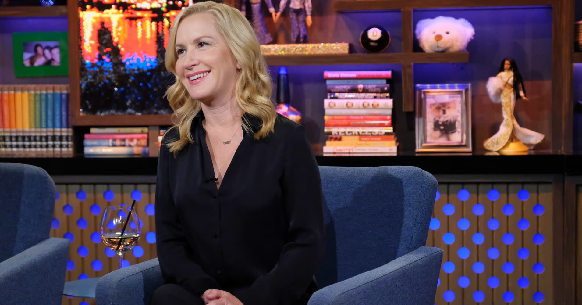'The Office' star Angela Kinsey kept her second job until season three ...