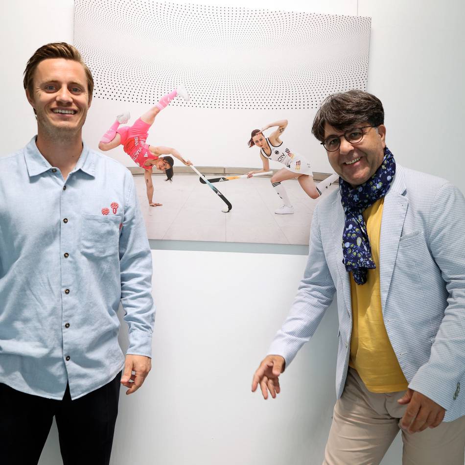 Wenn Hockey-Spieler im Museum tanzen