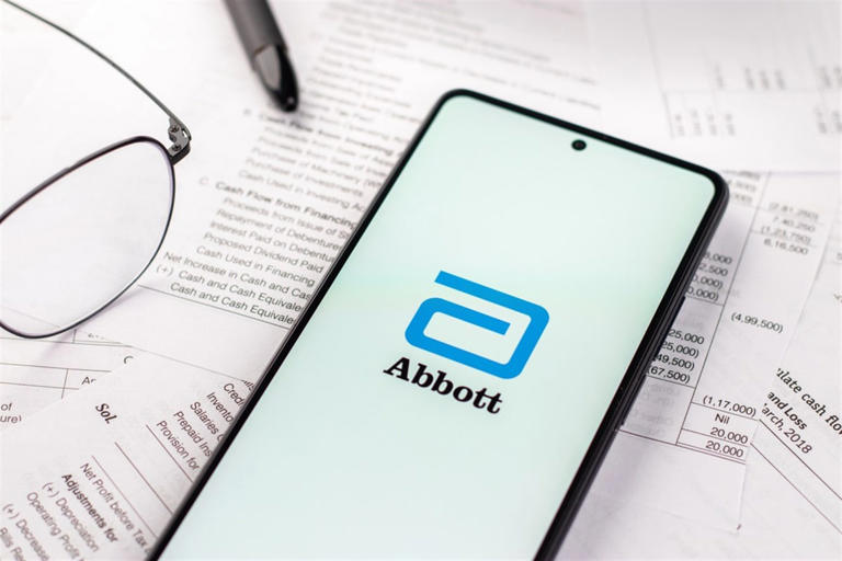 Why Abbott Laboratories Is a Q2 2025 Buy: Growth & Yield