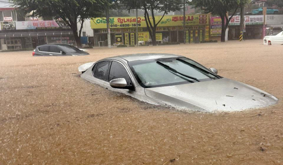 Four dead, thousands evacuated, in South Korea flash floods