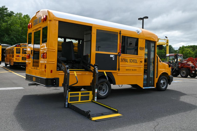 East Greenbush CSD gets 4 new buses, garage lift