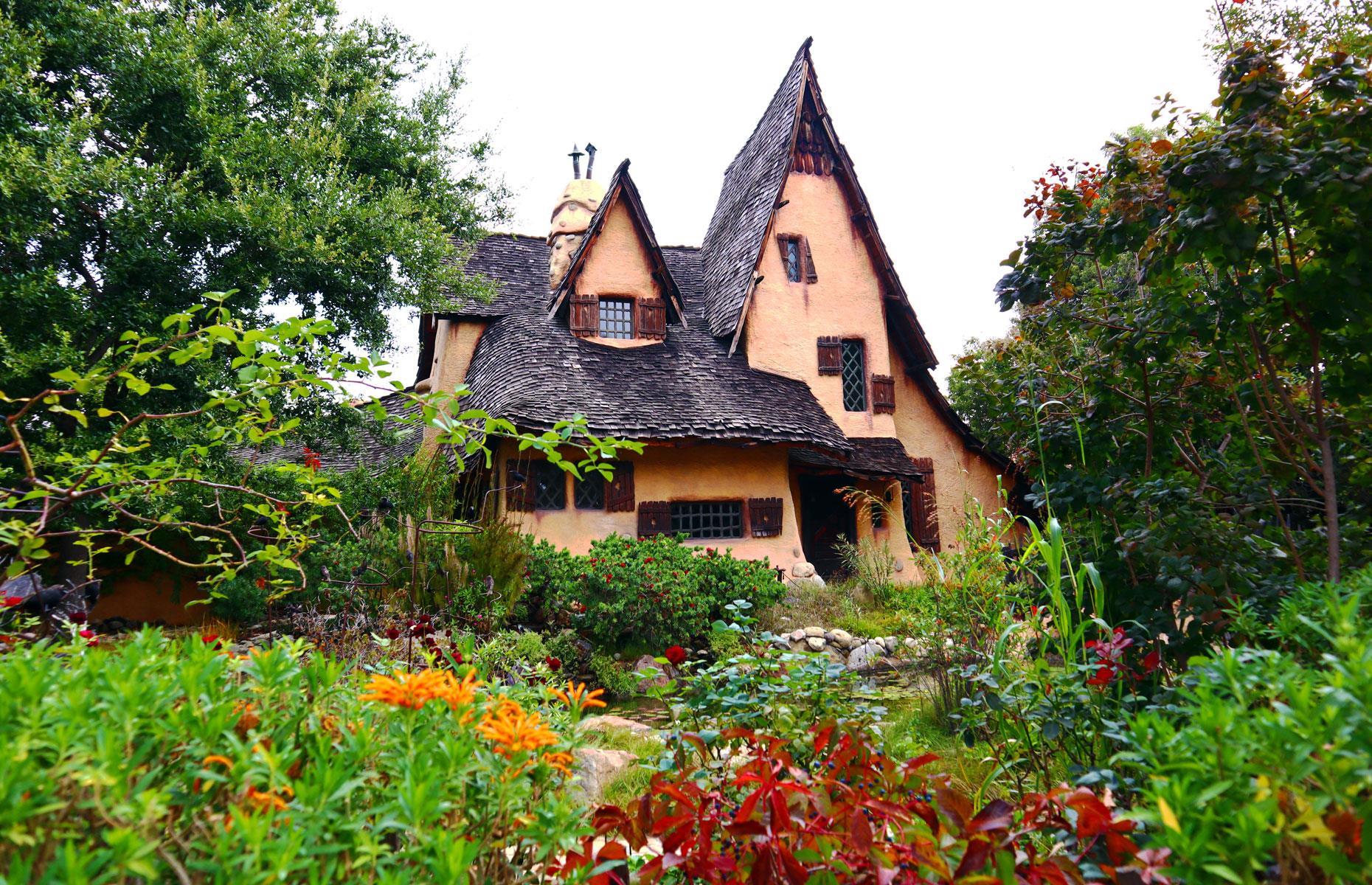Inside the world's mysterious homes