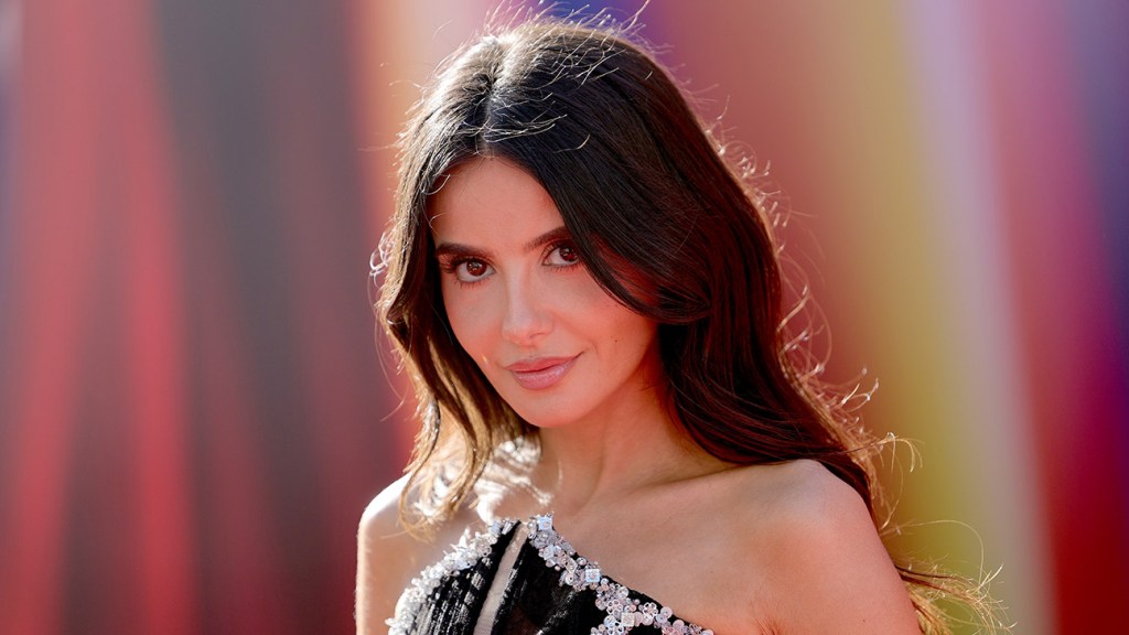 Mikaela Hoover Talks ‘Superman,' Cat Grant's Clark Kent Crush and 17 ...