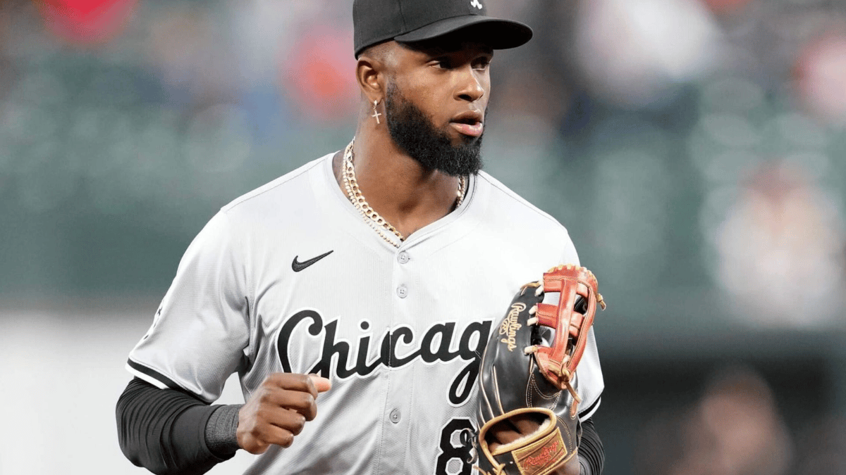 MLB: Who's Willing to Take a Chance on Luis Robert Jr? Potential ...