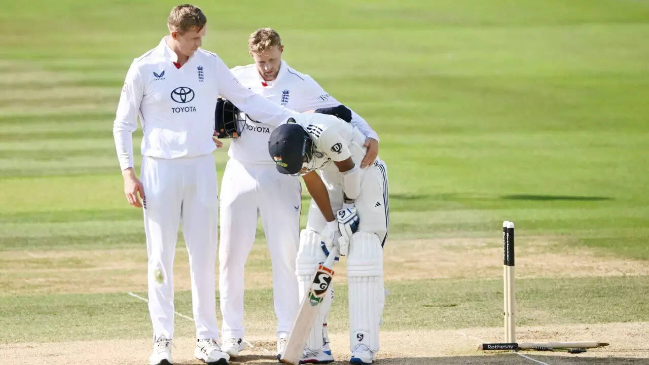 'You don’t need 22 robots': Nasser Hussain defends fired-up Mohammed ...