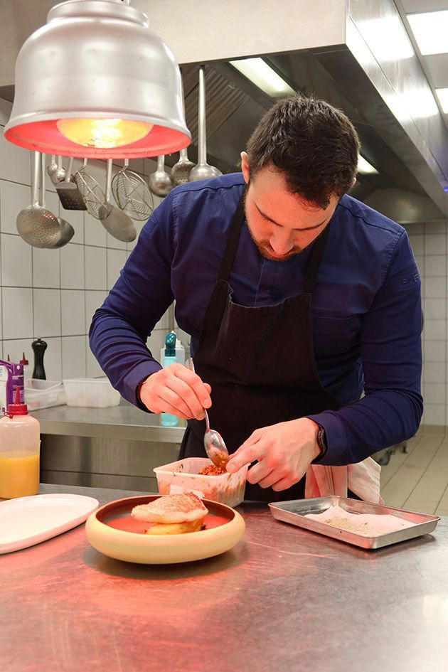 Pêches rôties et burrata crémeuse : cette salade de chef, à faire en 5 ...