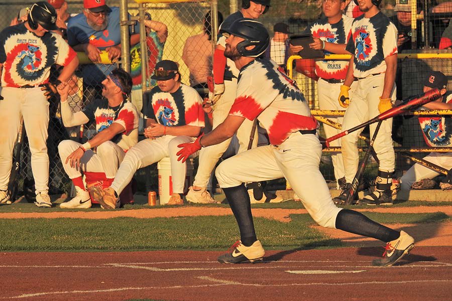 Burch, Spracklen power Grays to ‘Grateful Dead Night’ mercy-rule victory