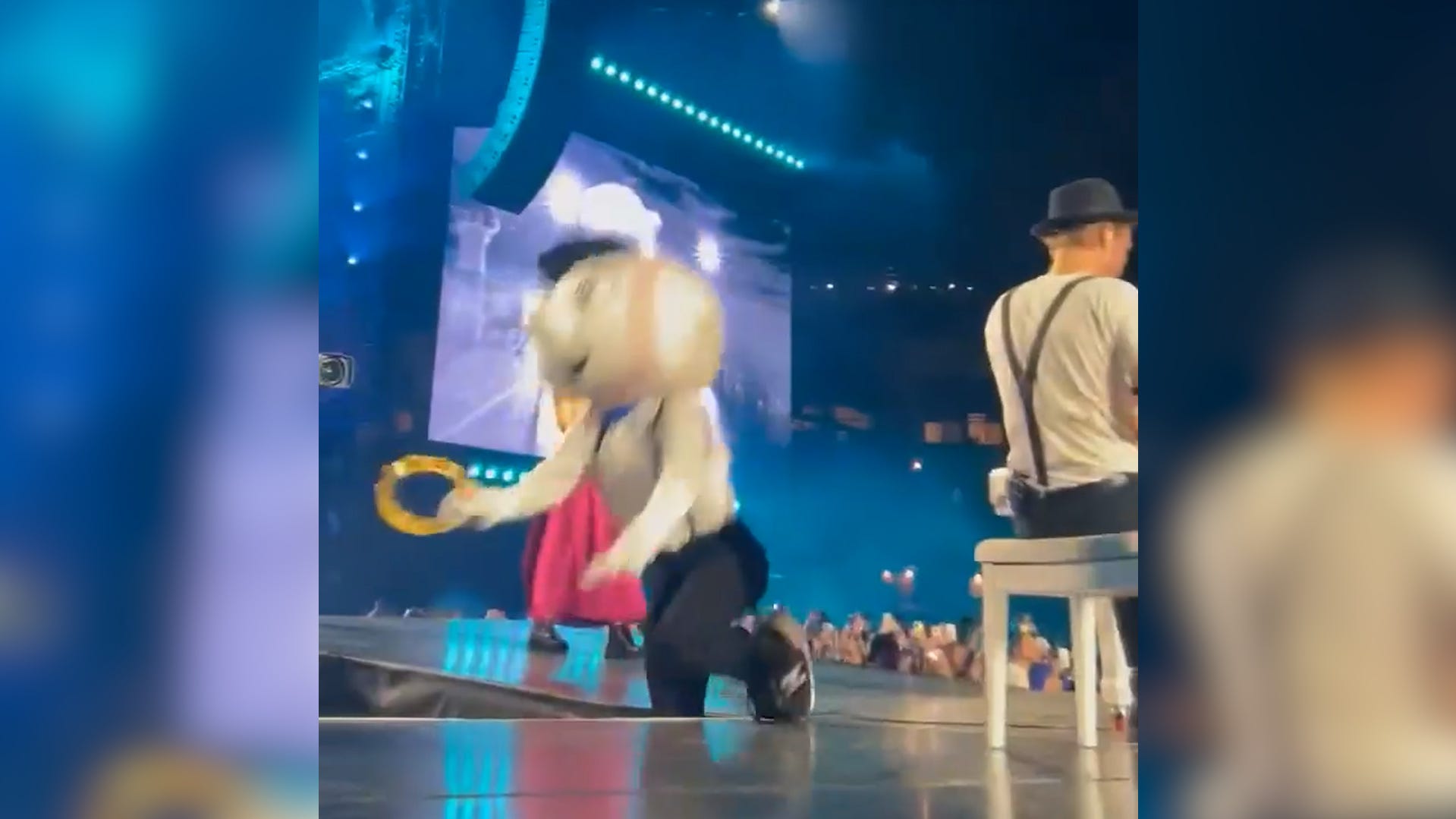 New York Mets mascot Mr. Met falls off the stage during The Lumineers ...