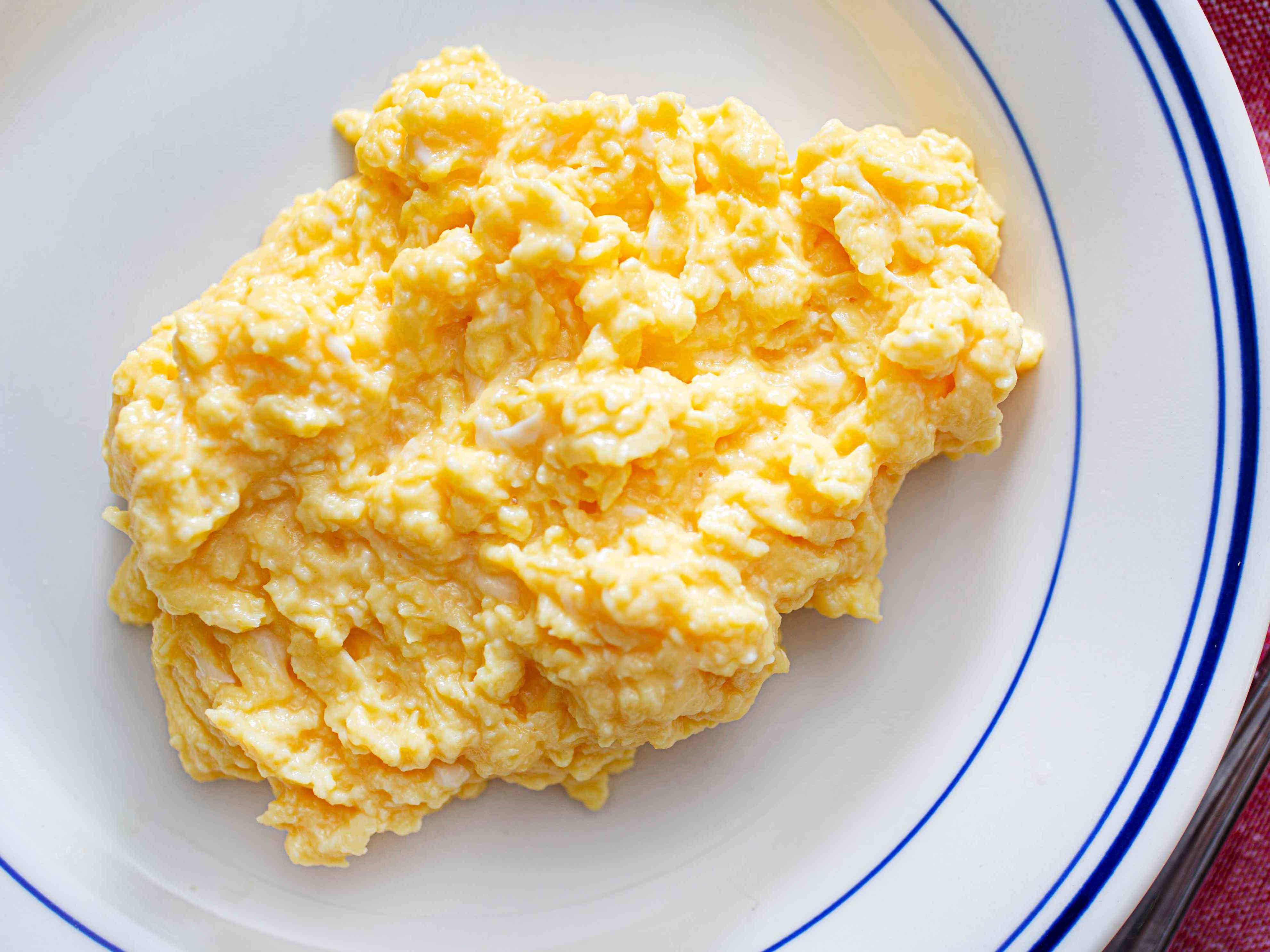 Here's How to Crack the Code on Restaurant-Quality Scrambled Eggs