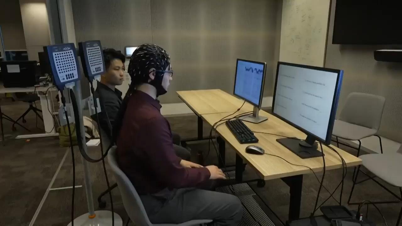 Thought control: AI model transcribes thoughts from brainwaves