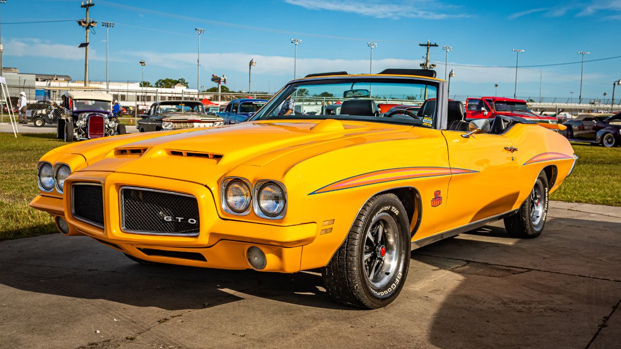 12 Legendary Paint Colors That Turned Muscle Cars Into Icons