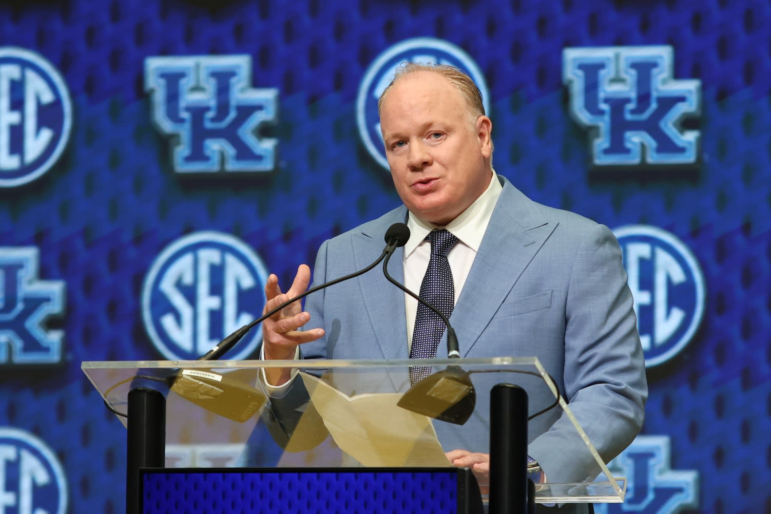 Mark Stoops aware of Kentucky’s skeptics, eager to win them over