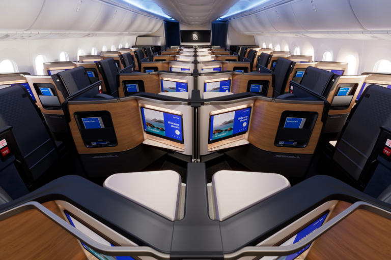 Executives Point To United Introducing a ‘Basic Business Class’ Product
