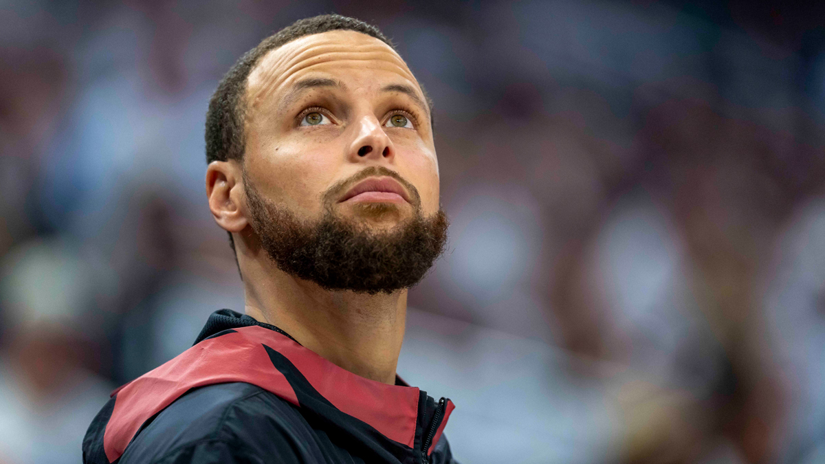 Steph Curry hilariously gifted Warriors ‘Labubu' doll while on tour in ...