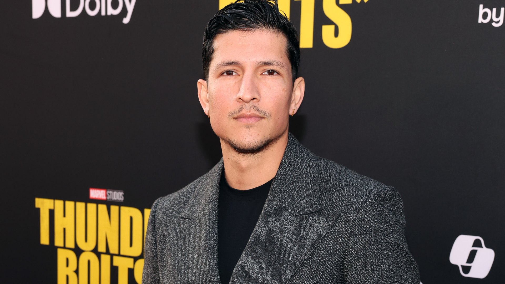 Toda la familia de Danny Ramírez, a quien ligan con Jessica Alba ...