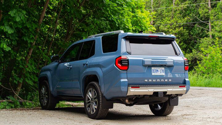 VIDEO: Toyota 4Runner vs Jeep Wrangler