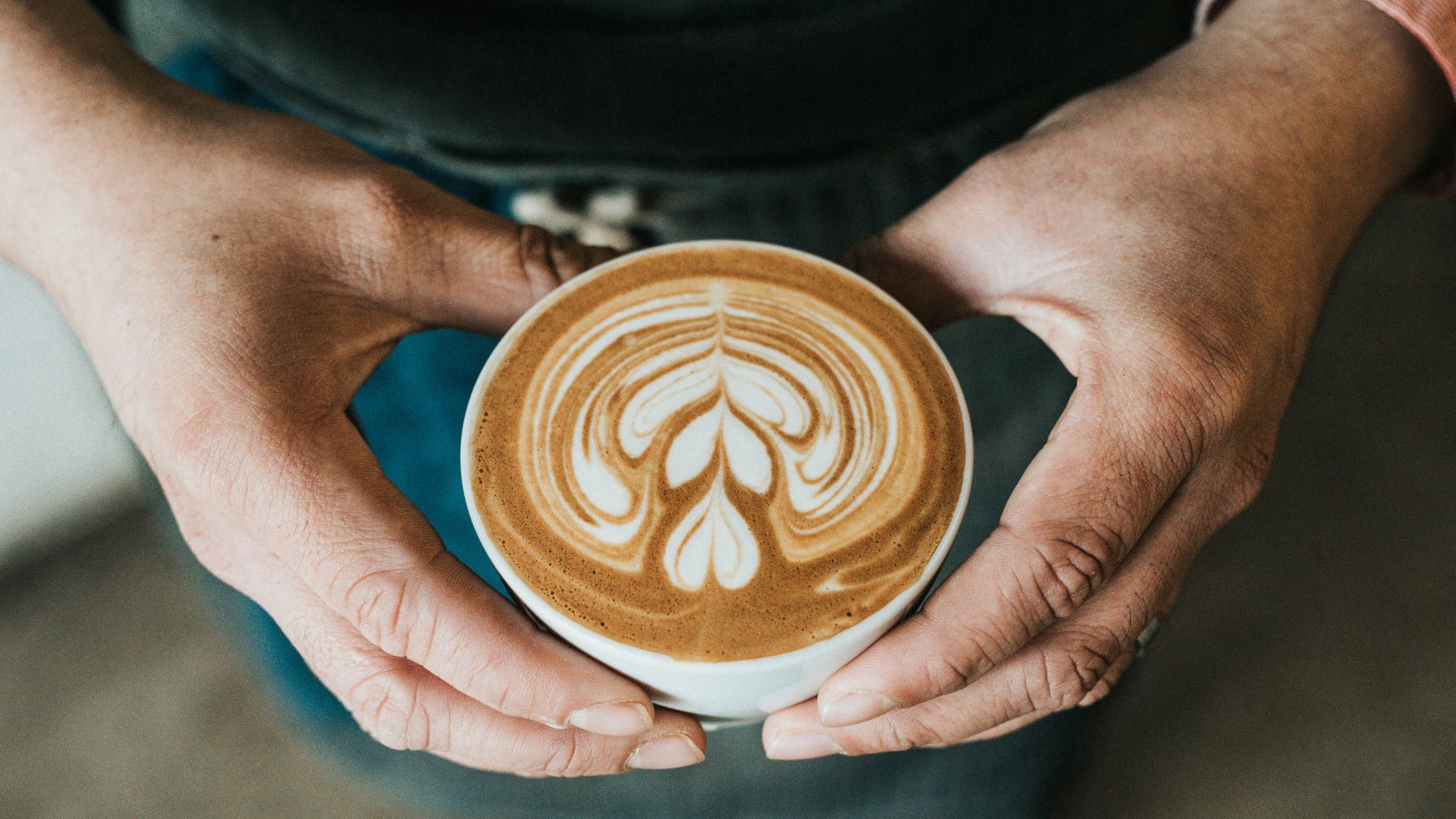 10 Foods That Make You Age Faster & 10 Anti-Aging Ones To Eat Instead