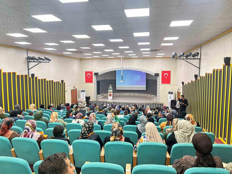CEO Andy Byron and Kristin Cabo ‘kiss cam’ moment at Coldplay concert ...