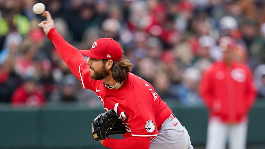Veteran Pitcher Signs with Cardinals After Opting Out of Reds Deal