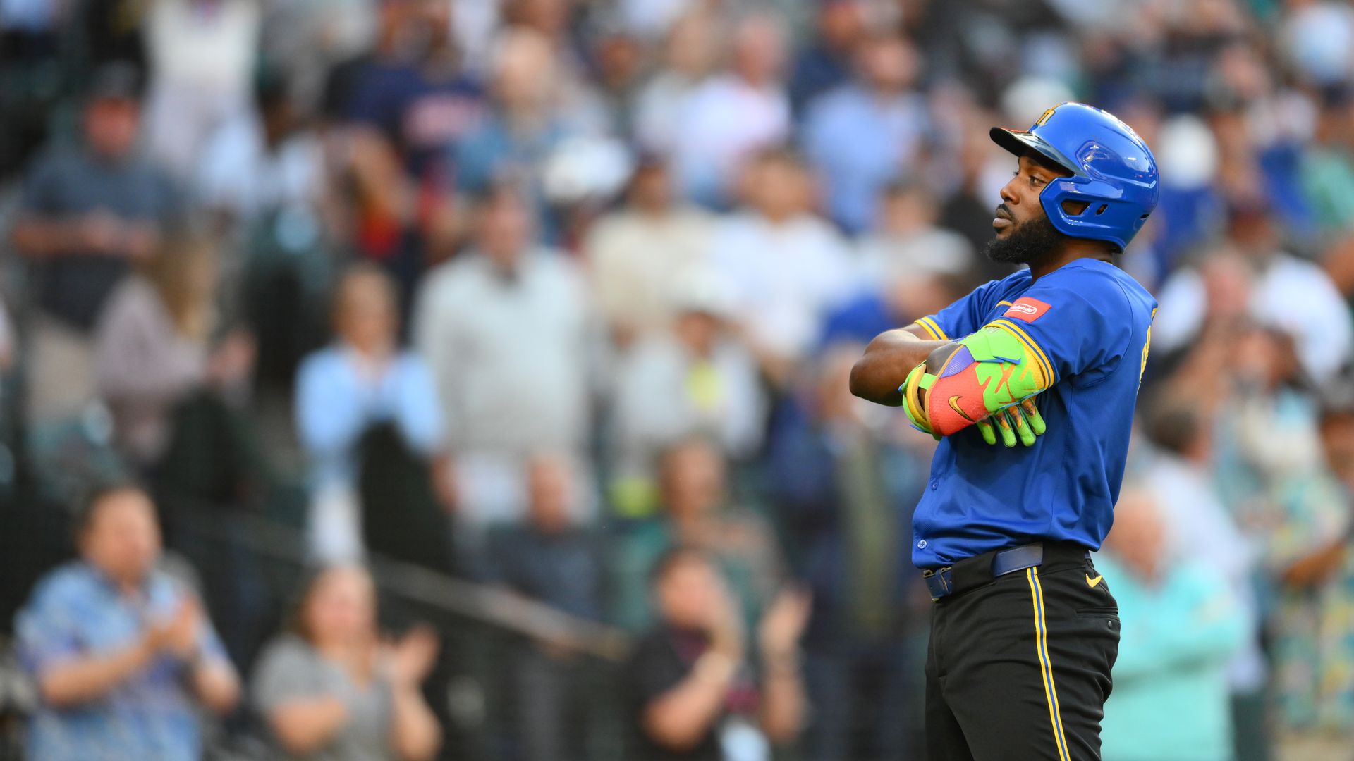 Key to a perfect Seattle summer night? Mariners baseball