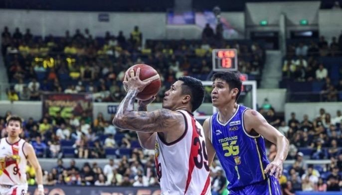 Chot Reyes, Jericho Cruz in heated Game 3 moment