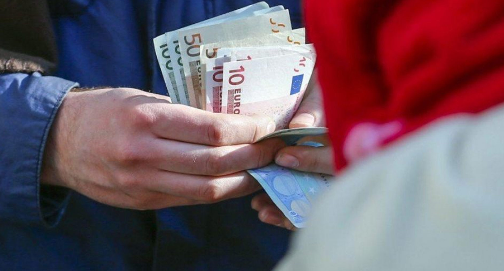 ΟΠΕΚΑ: Λήγει σήμερα η προθεσμία για το επίδομα 1.000 ευρώ – Ποιοι ...