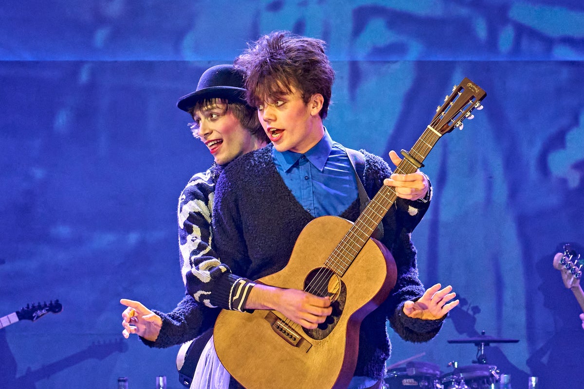 New musical Sing Street is an exhaustingly brainless extension of the ...