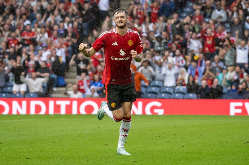 Manchester United striker departs as loan transfer confirmed