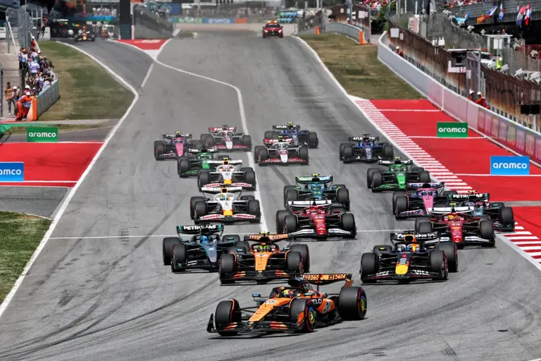Il circuito di F1 si unisce al momento virale della kiss cam dei ...