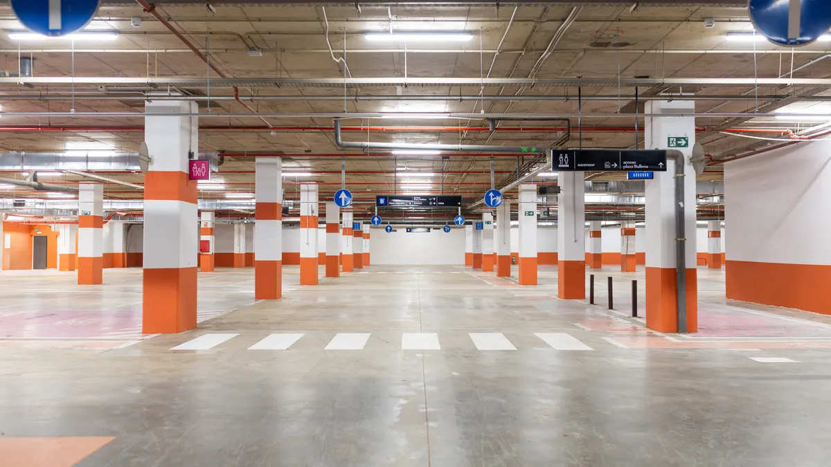 Reabre el parking "de los bulos" del centro comercial Bonaire que se ...