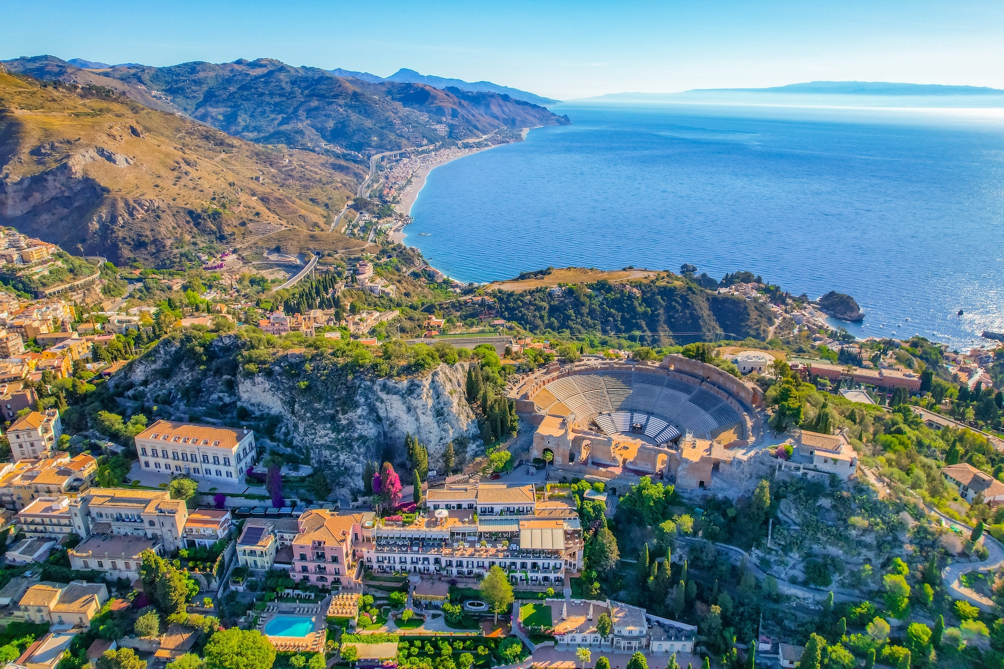 In Sicily, this charming little village offers an extraordinary view ...