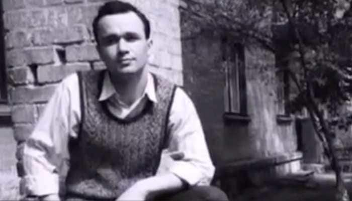 UFOs, 1950s Kyiv, And 2050 Skylines: The 'Time Traveler' Bizarre ...