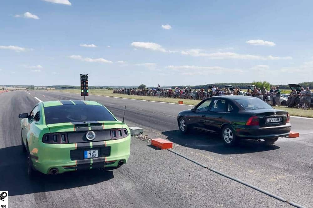 Opel Vectra με τόλμη απέναντι σε Mustang
