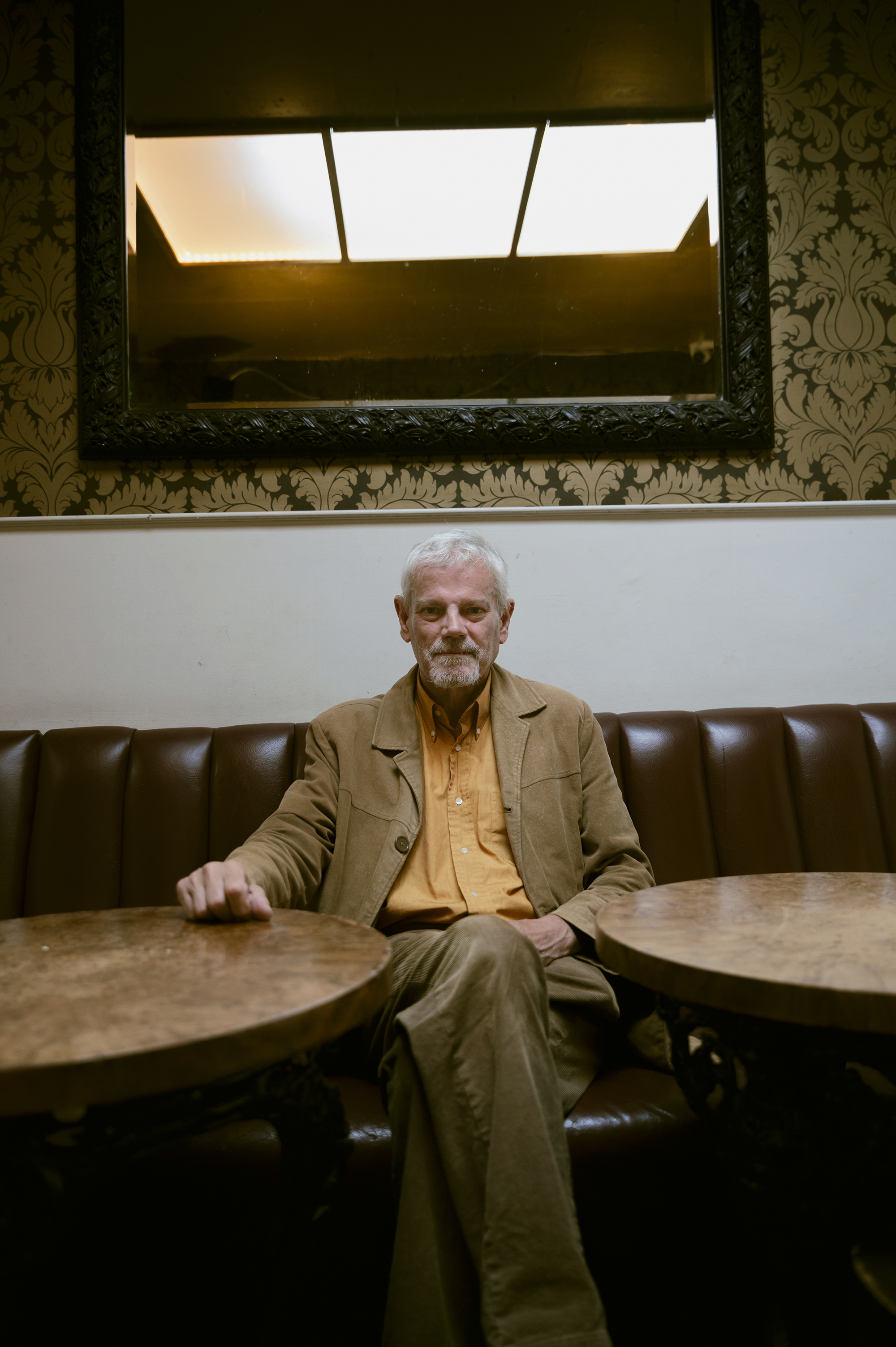 Even at Starmer’s favorite pub, U.K. prime minister is a ‘beige’ mystery